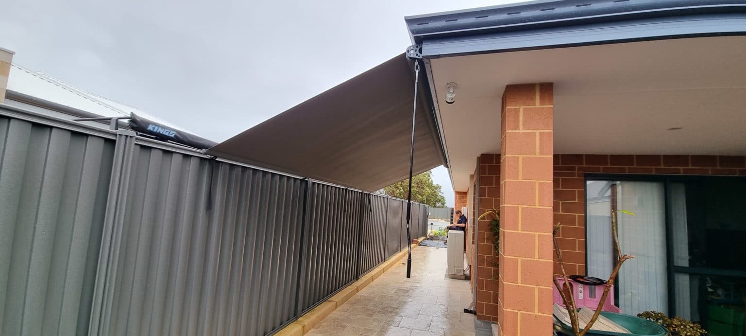 Piara Waters | Privacy Roof to Fence Blind