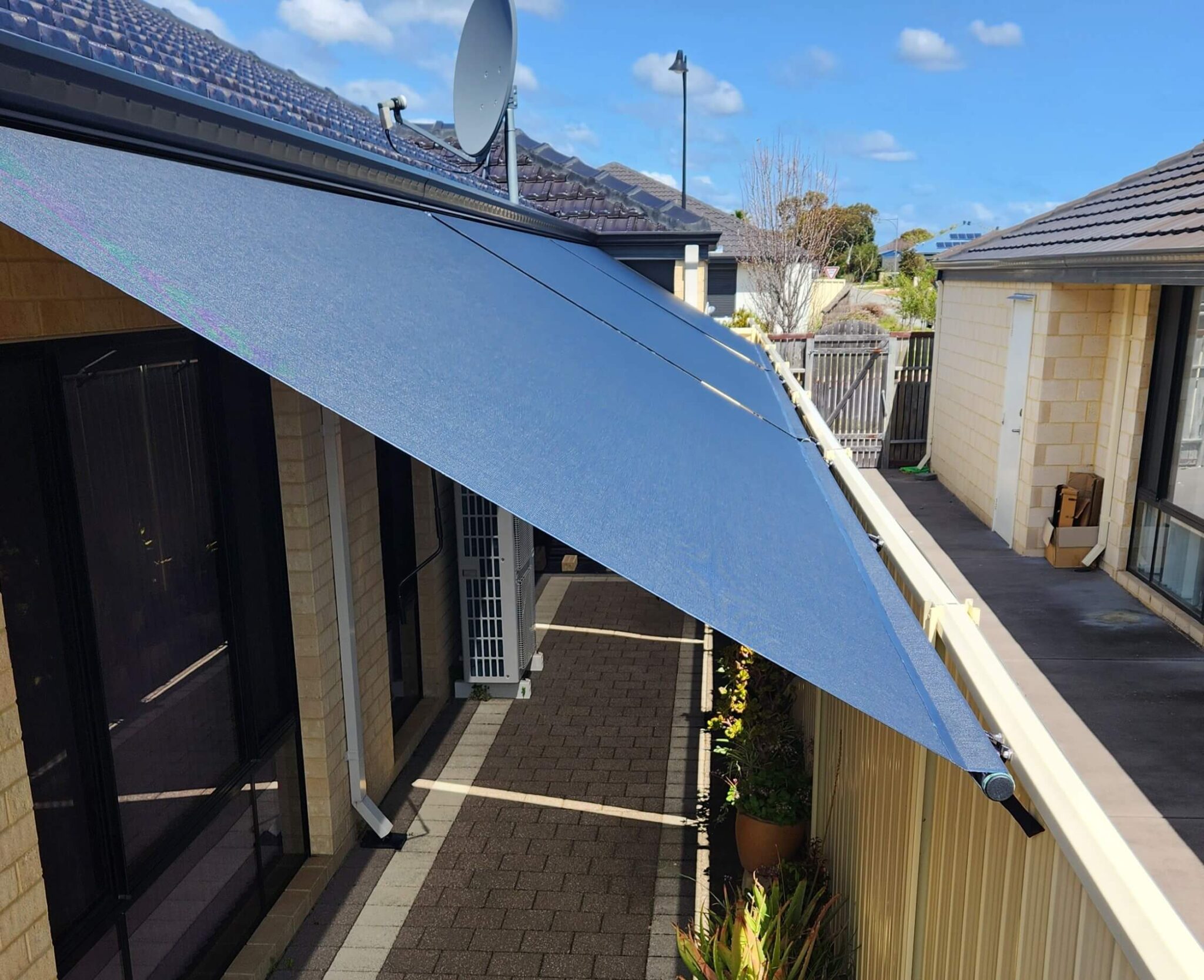 Motorised or Manual Outdoor Blinds? | All About Shade