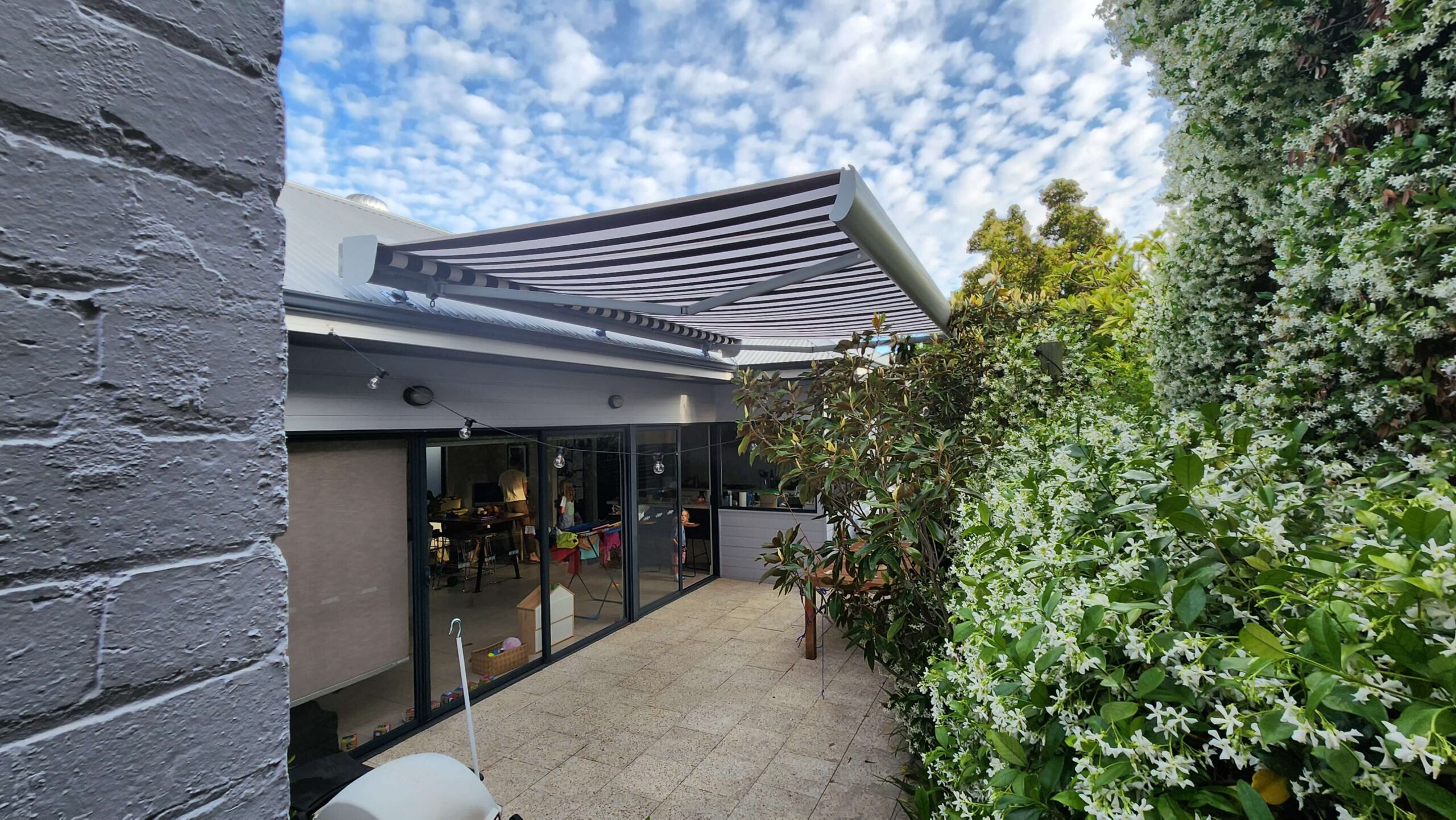 Shenton Park | 1 x Motorised Folding Arm