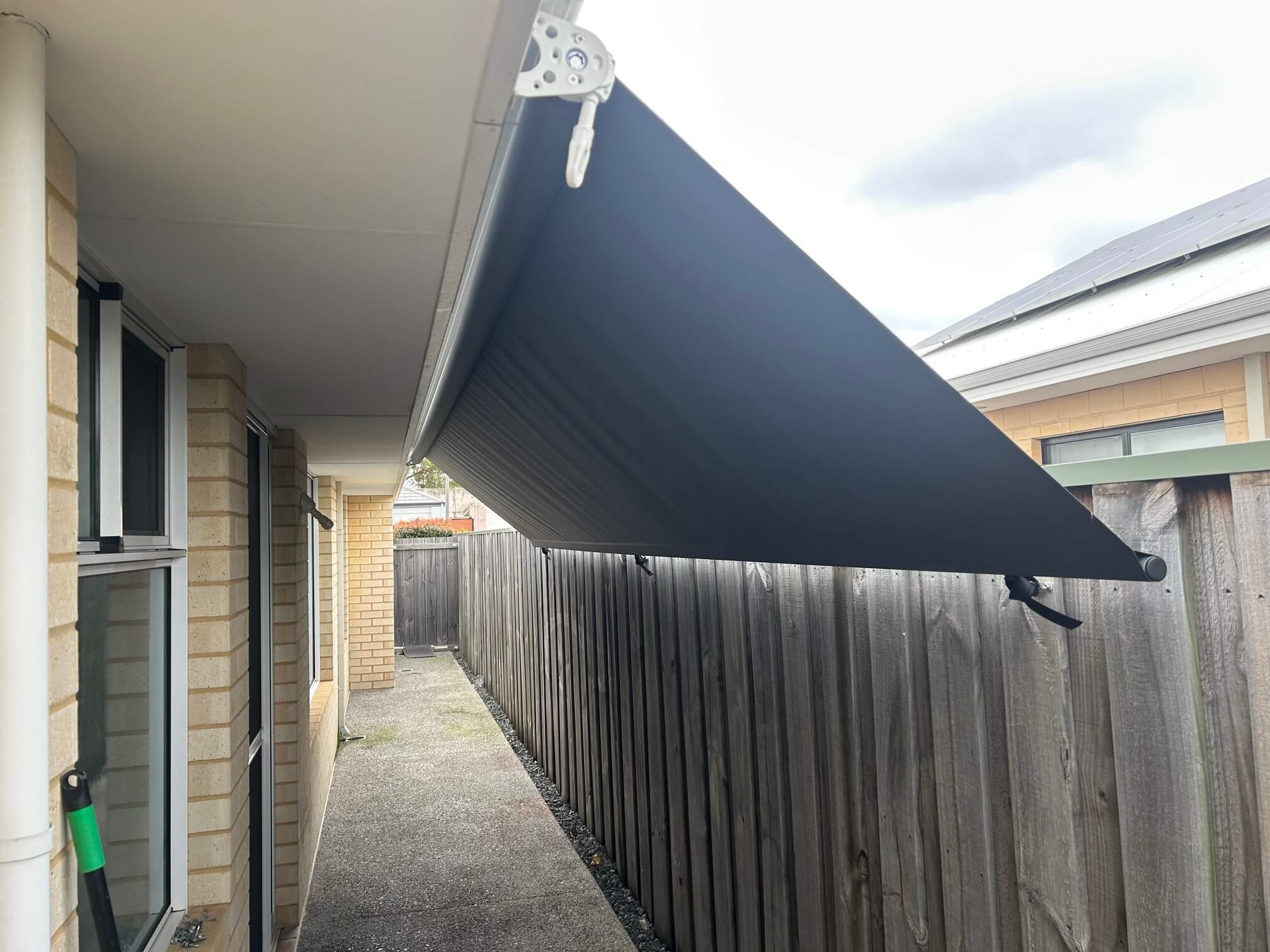 Wellard | Sun Shielding Roof to Fence Blind